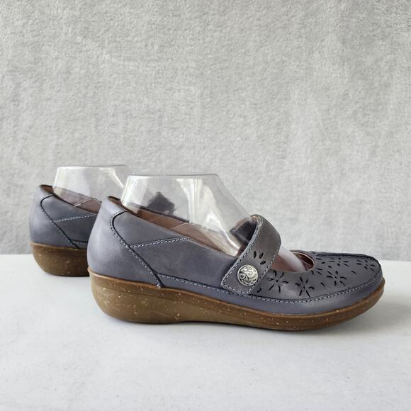 Clarks | Shoes | Clarks Mary Jane Shoes Womens 7 Gray Leather Wedge ...